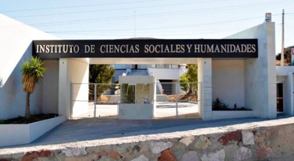 Suspenden a alumno del ICSHu y promueve amparo federal para volver a clases
